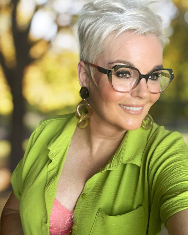 29 Stunning Short Hairstyles for Women Over 50 in 2025 to Inspire Your Next Look - divagaze.com