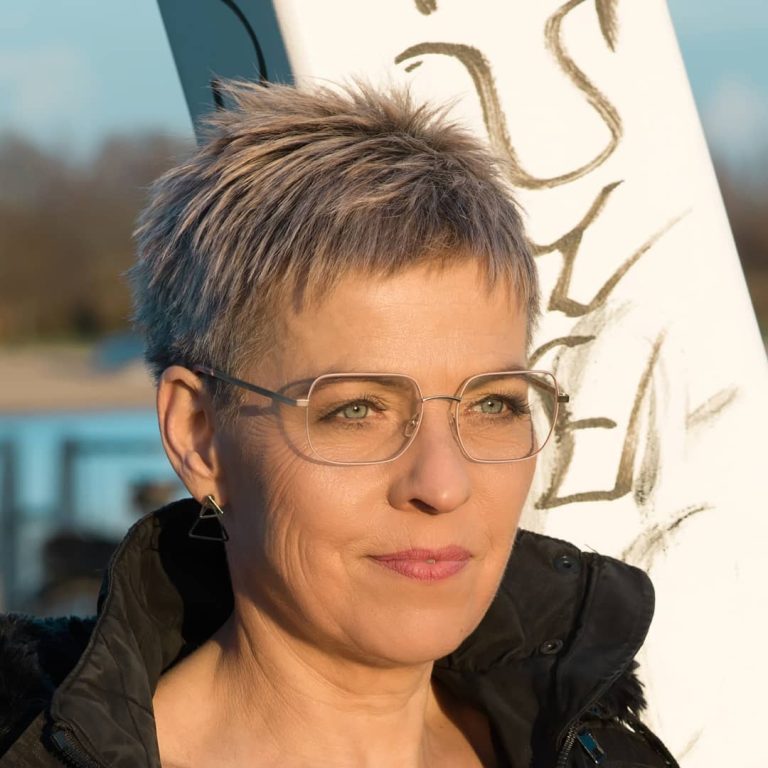 29 Stunning Short Hairstyles for Women Over 50 in 2025 to Inspire Your Next Look - divagaze.com