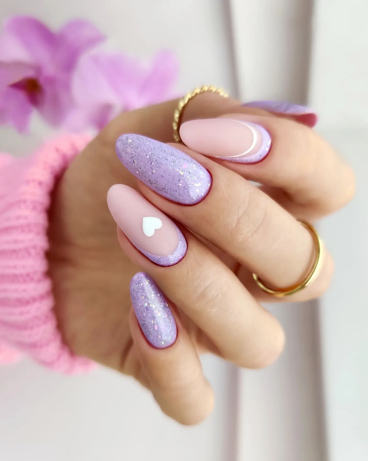 25 Dazzling Spring Sparkle Nail Trends to Elevate Your 2024 Style!