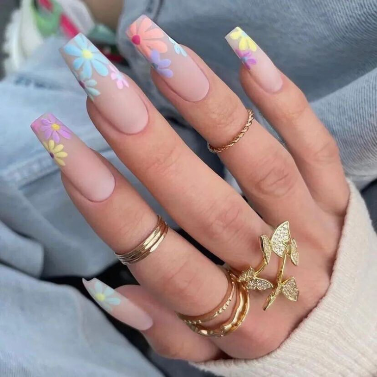 Top 28 Graduation Nails 2024: Celebrate with Trendy, Chic Designs ...