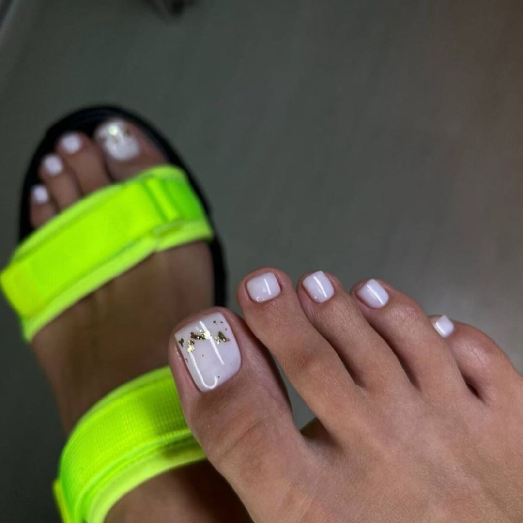 Spring Toe Nails: Seasonal Splendor at Your Feet - divagaze.com