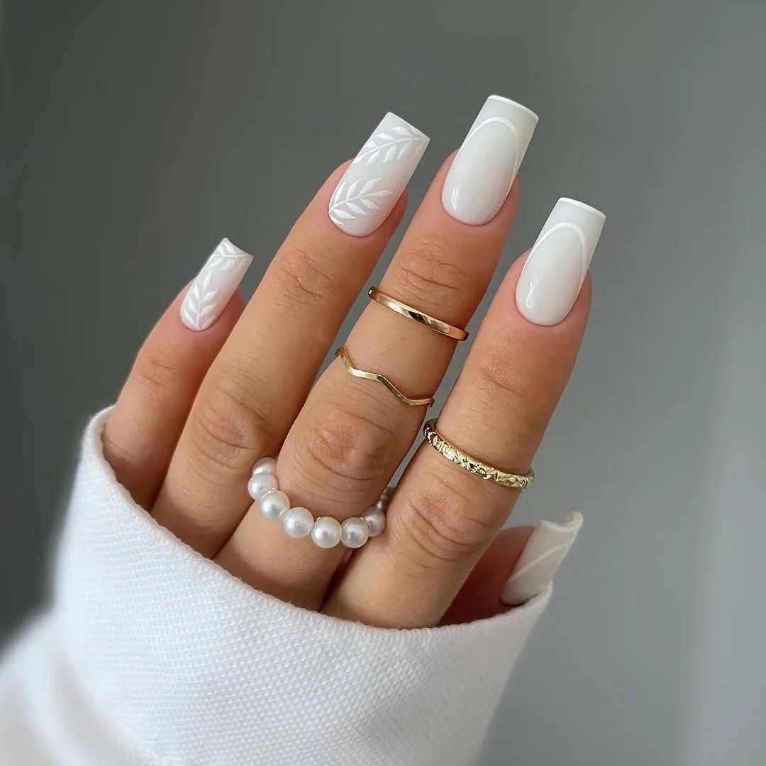 White Spring Nails: Embracing the Season's Purest Trend - divagaze.com