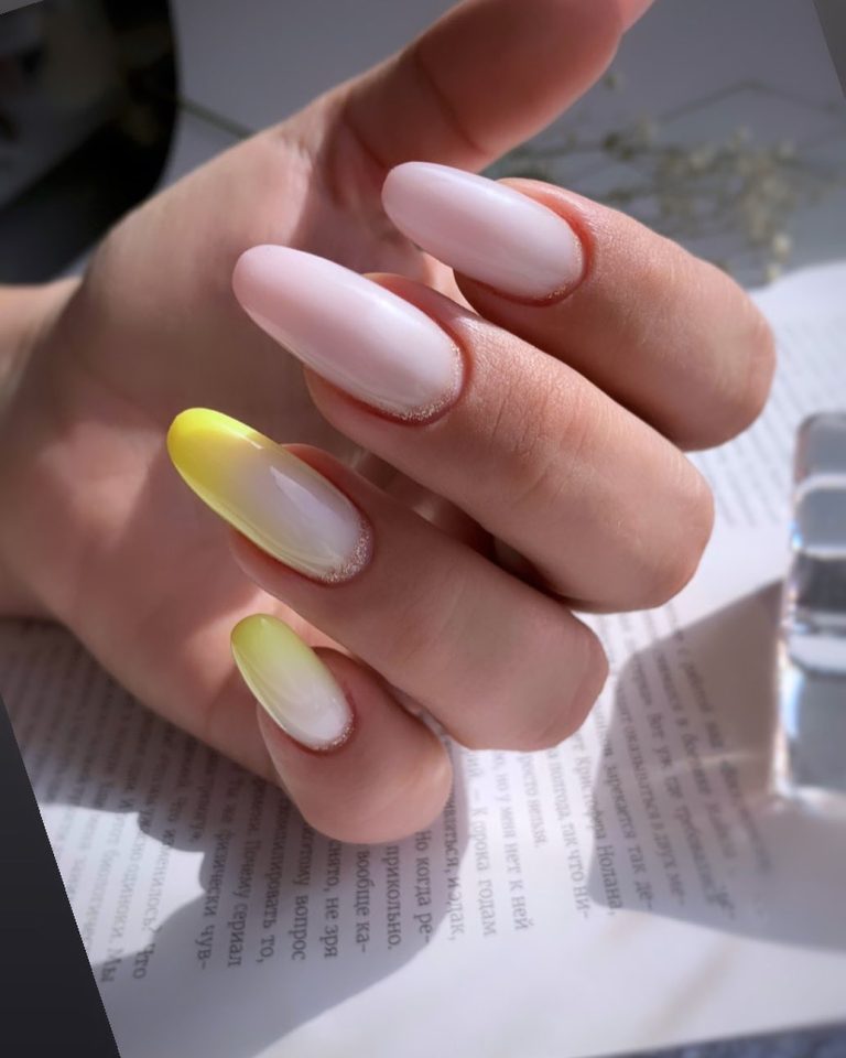 Sunshine at Your Fingertips: Trendsetting Yellow Spring Nails to ...
