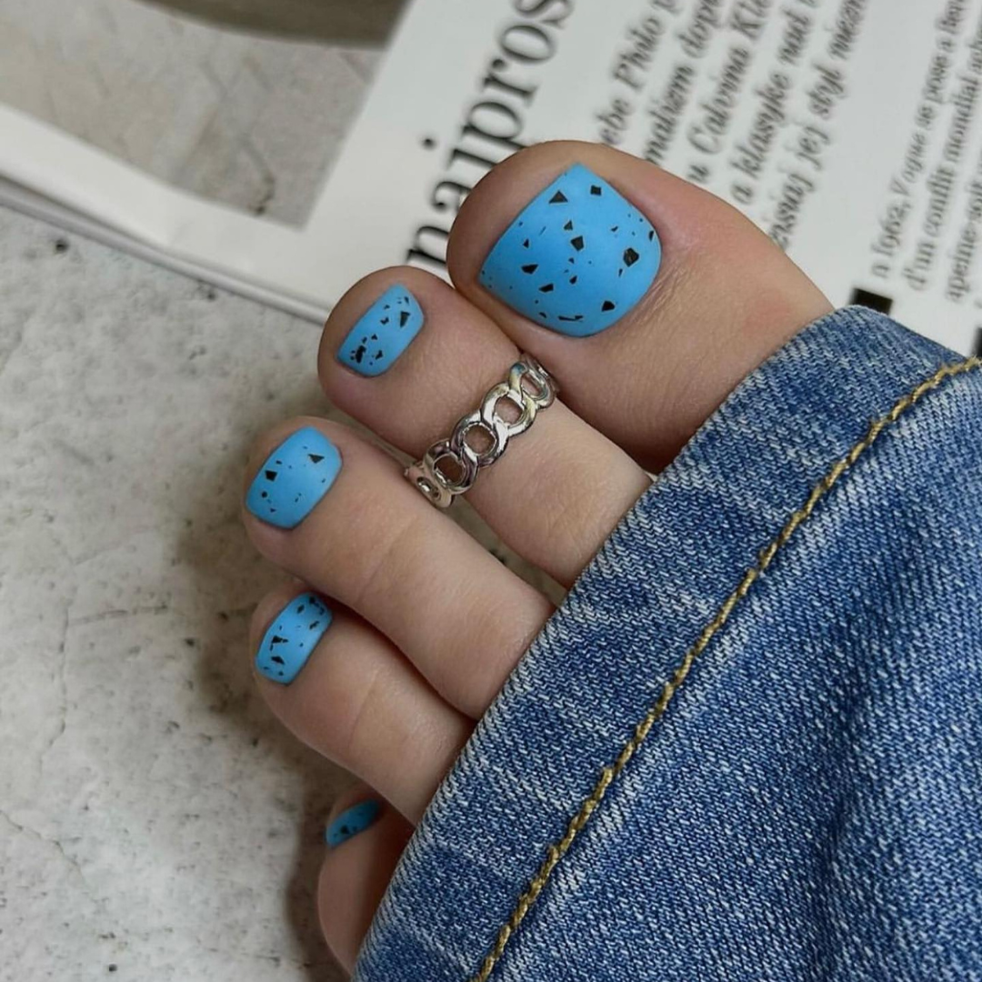 Spring Toe Nails: Seasonal Splendor at Your Feet - divagaze.com