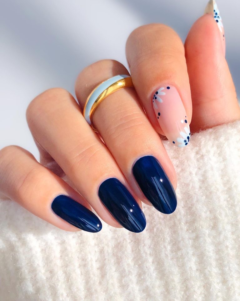 Embracing Serenity and Style: The Guide to Blue Spring Nails - divagaze.com