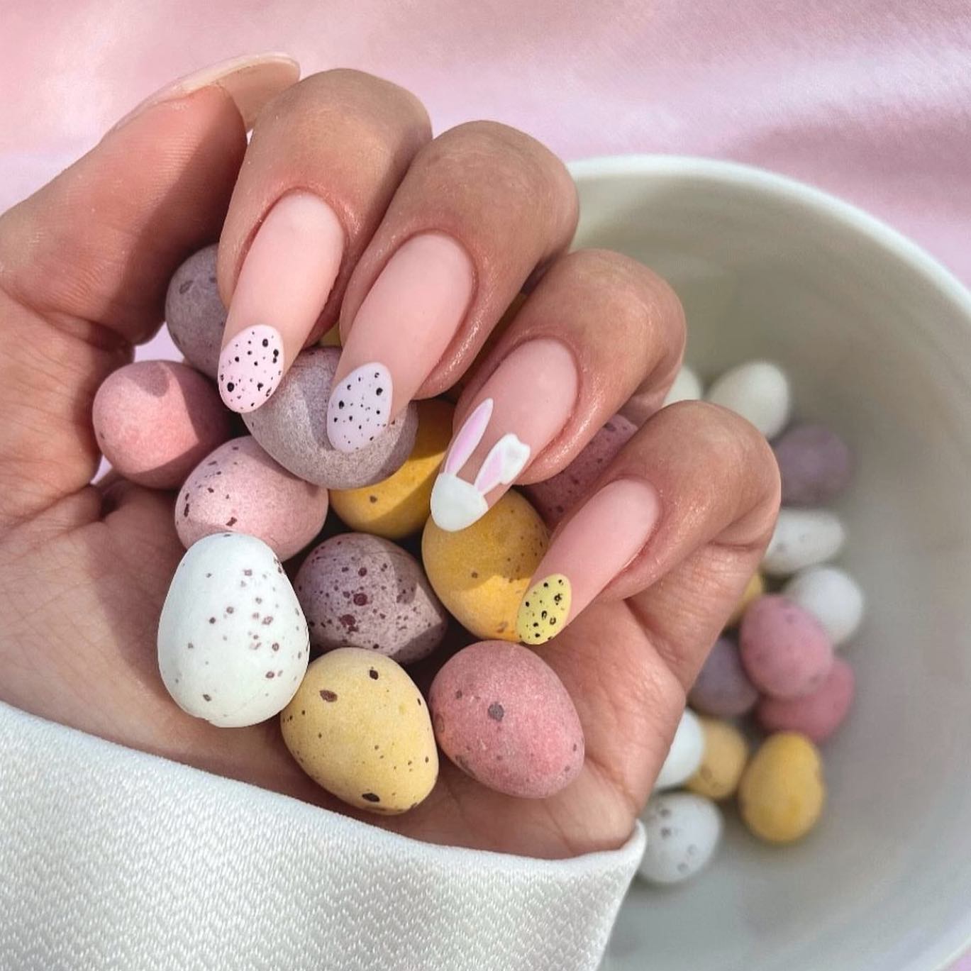 Easter Spring Nails: A Symphony of Pastel Elegance and Playful Designs ...