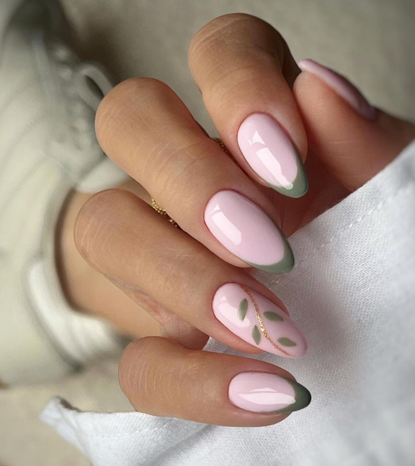 Embracing Elegance and Whimsy: Short Almond Nails Spring 2024 Trends ...