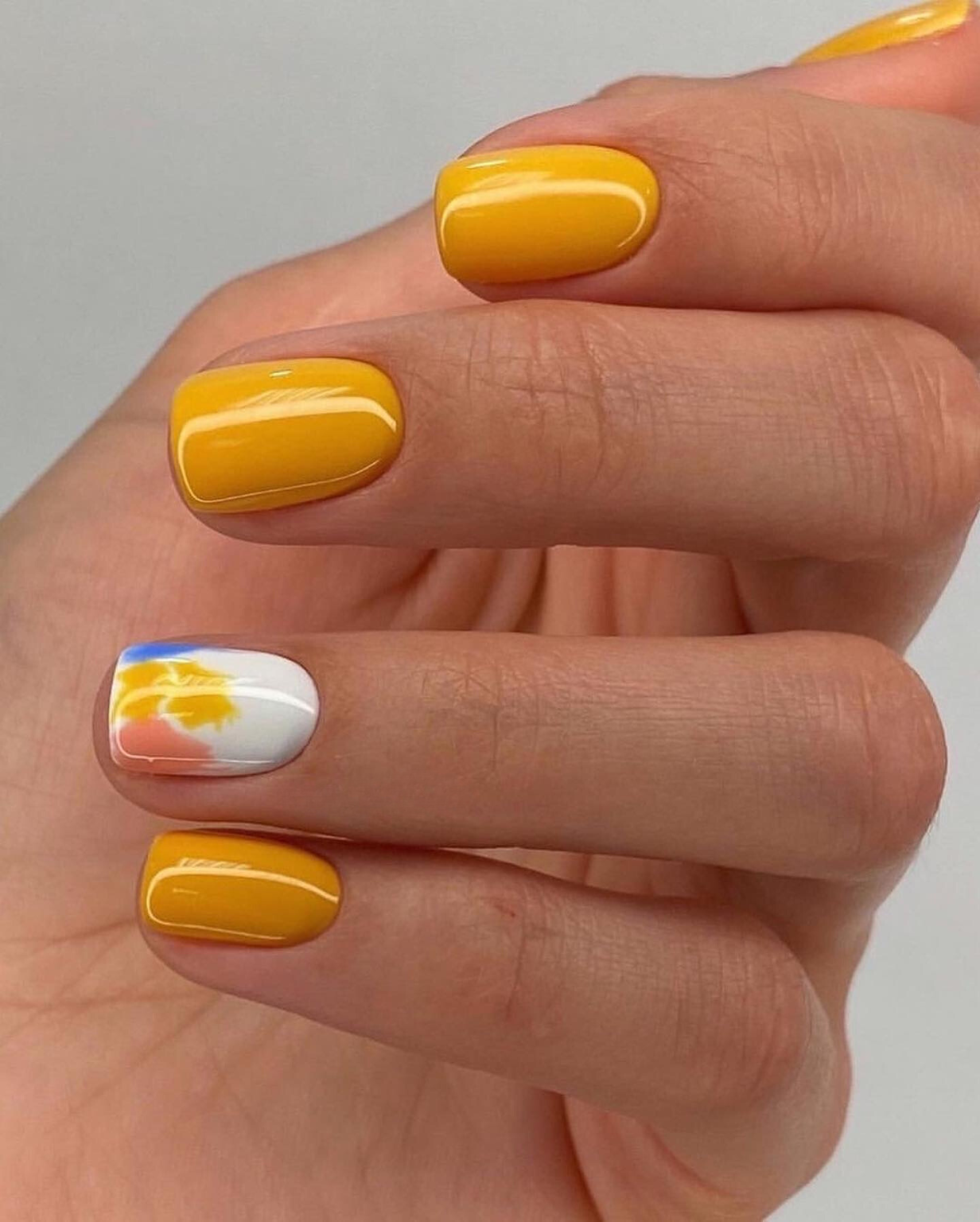 Sunshine at Your Fingertips: Trendsetting Yellow Spring Nails to ...