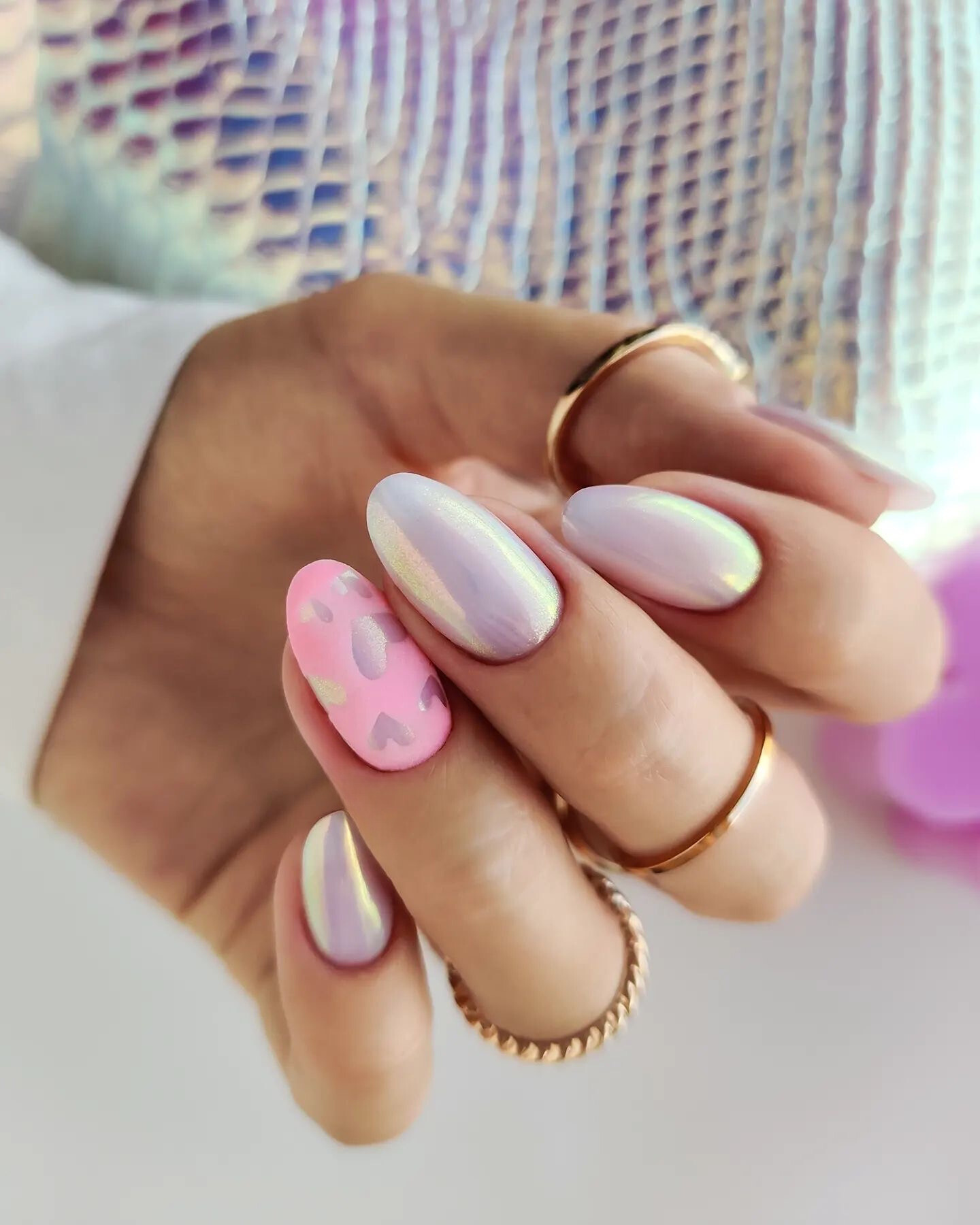 Embracing Elegance: The Chicest Mid-Length Nails - divagaze.com