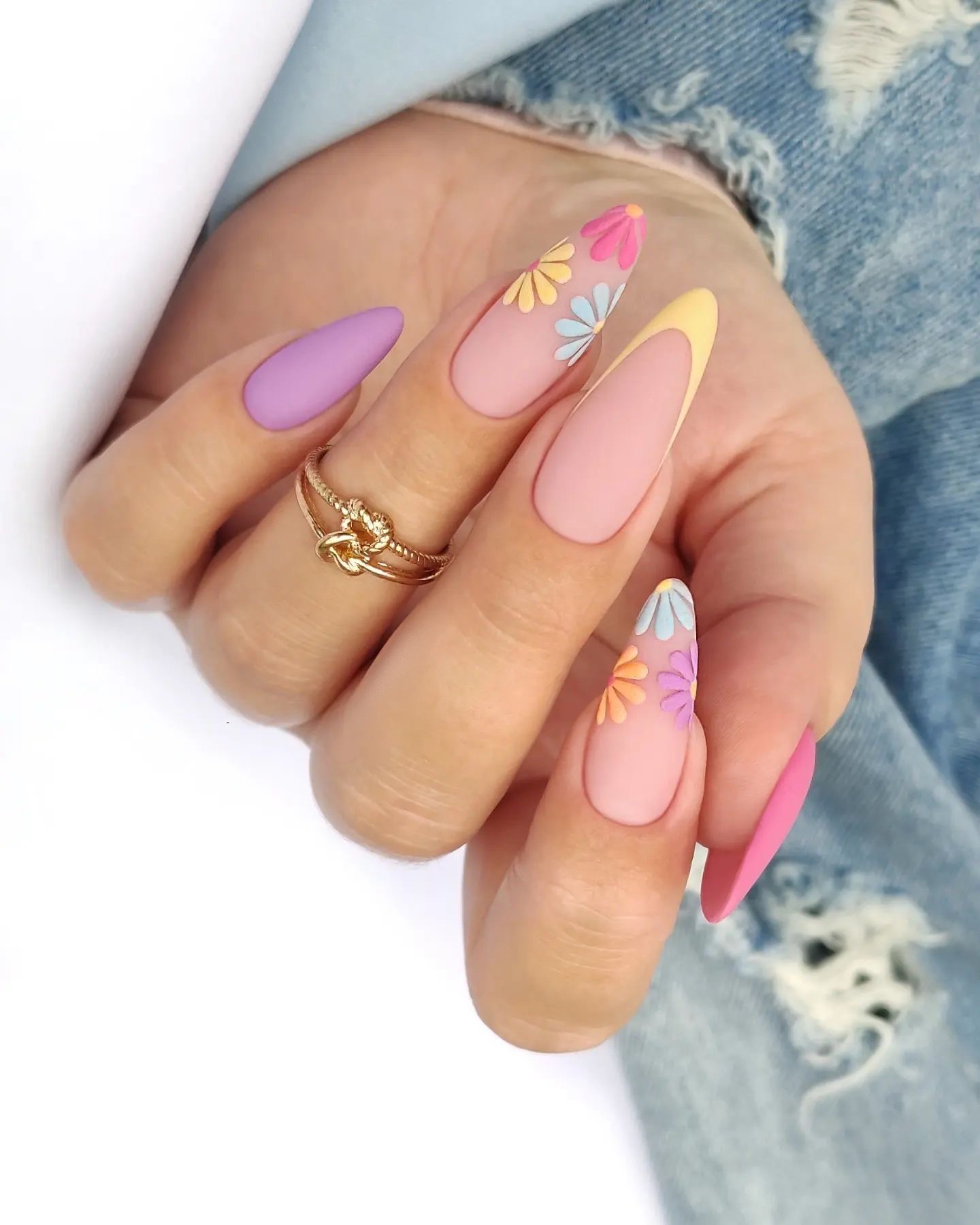 Matte Spring Nails 2024: Embracing Elegance with Seasonal Hues and ...