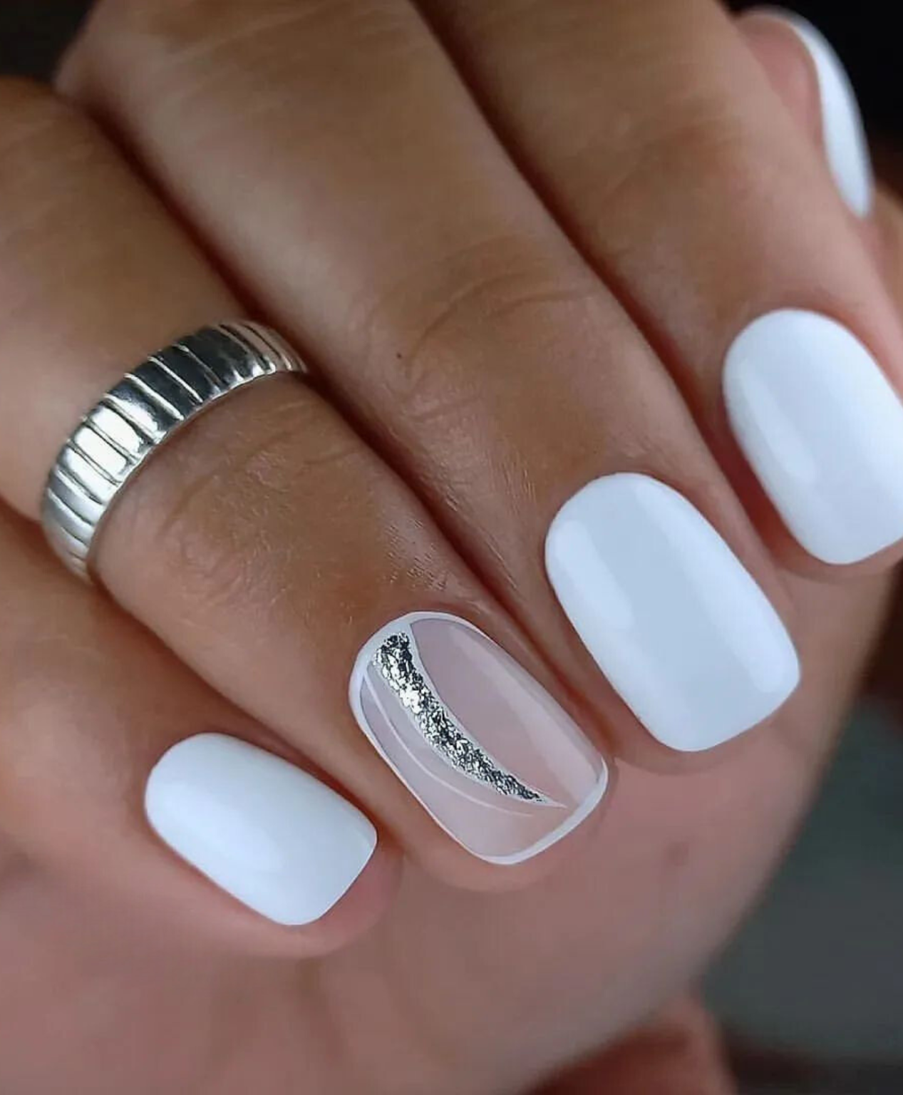 White Spring Nails: Embracing the Season's Purest Trend - divagaze.com