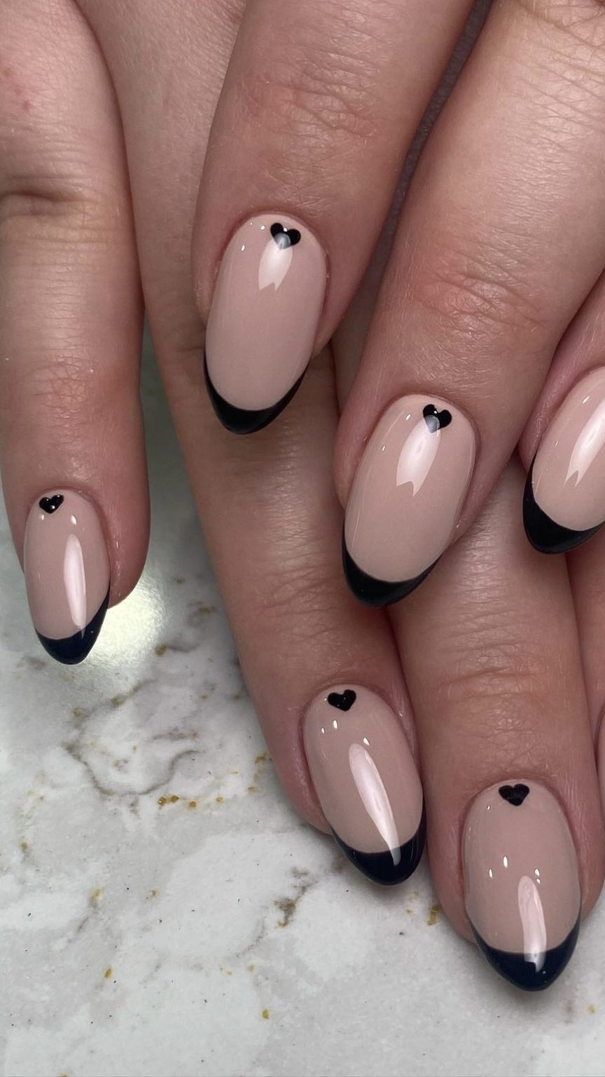 Black Spring Nails: Embracing Edgy Elegance in 2024's Chicest Trend ...