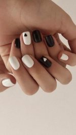 Black Spring Nails: Embracing Edgy Elegance in 2024's Chicest Trend ...
