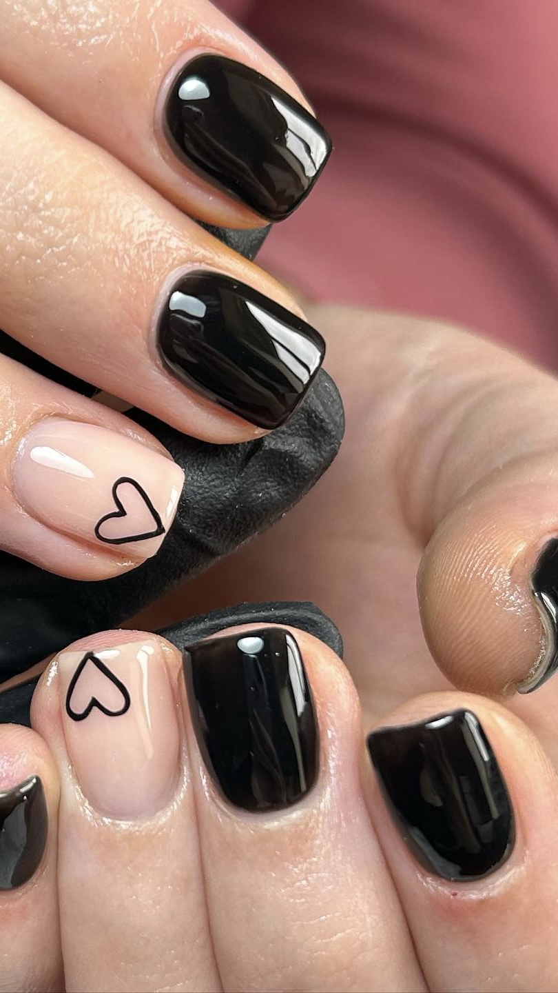 Black Spring Nails: Embracing Edgy Elegance in 2024's Chicest Trend ...
