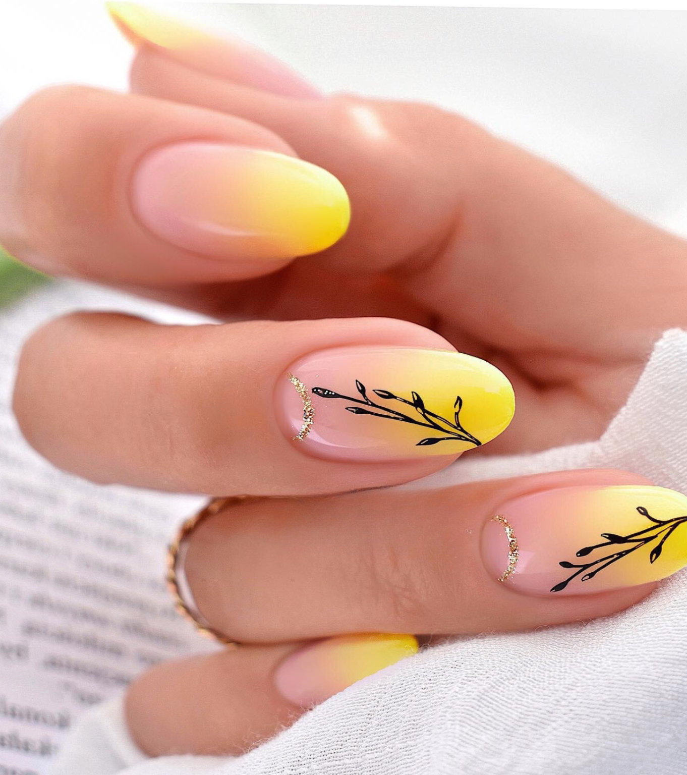 Sunshine at Your Fingertips: Trendsetting Yellow Spring Nails to ...