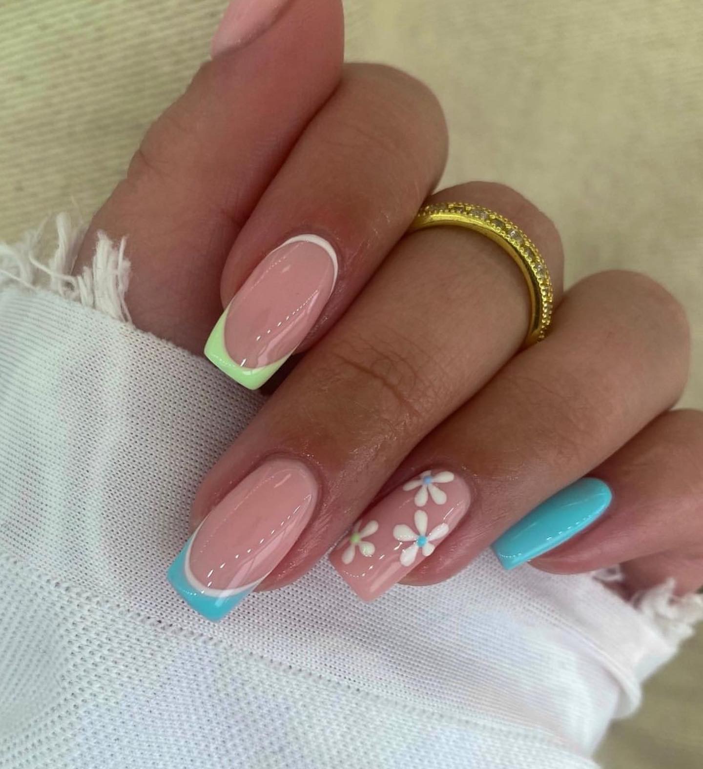 Spring Rainbow Nails 2024: Embracing Seasonal Vibrance in Your Style ...