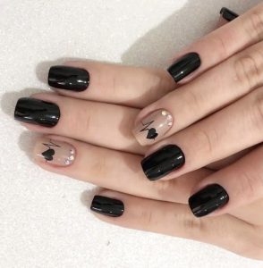 Black Spring Nails: Embracing Edgy Elegance in 2024's Chicest Trend ...