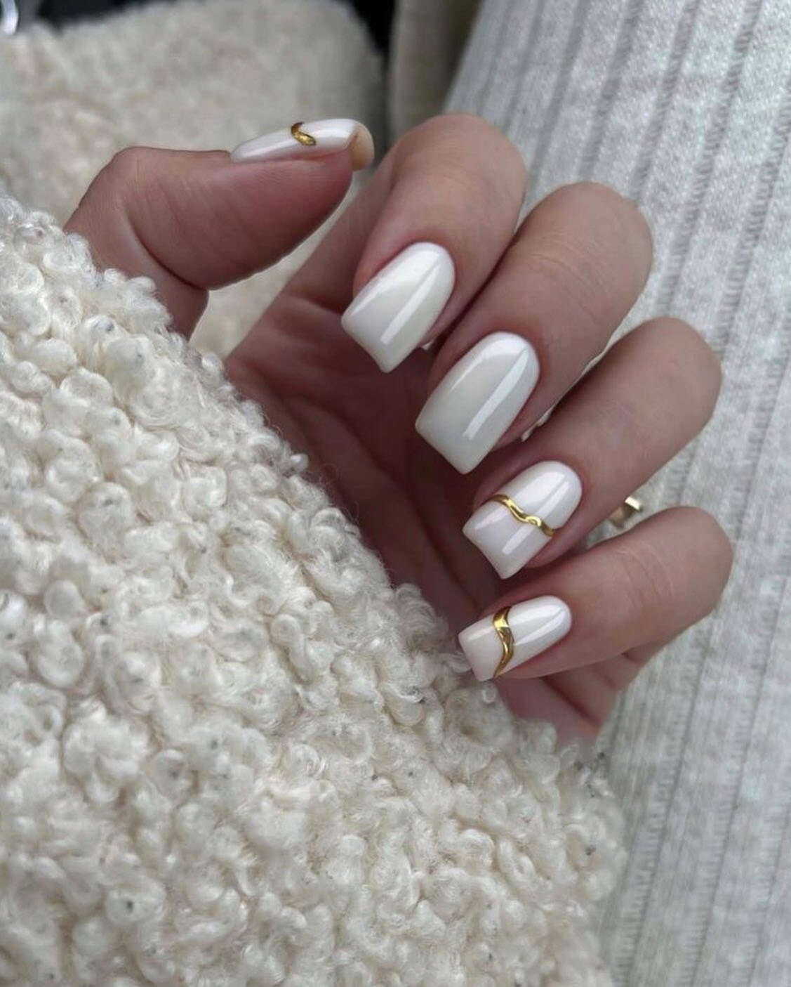 White Spring Nails: Embracing the Season's Purest Trend - divagaze.com