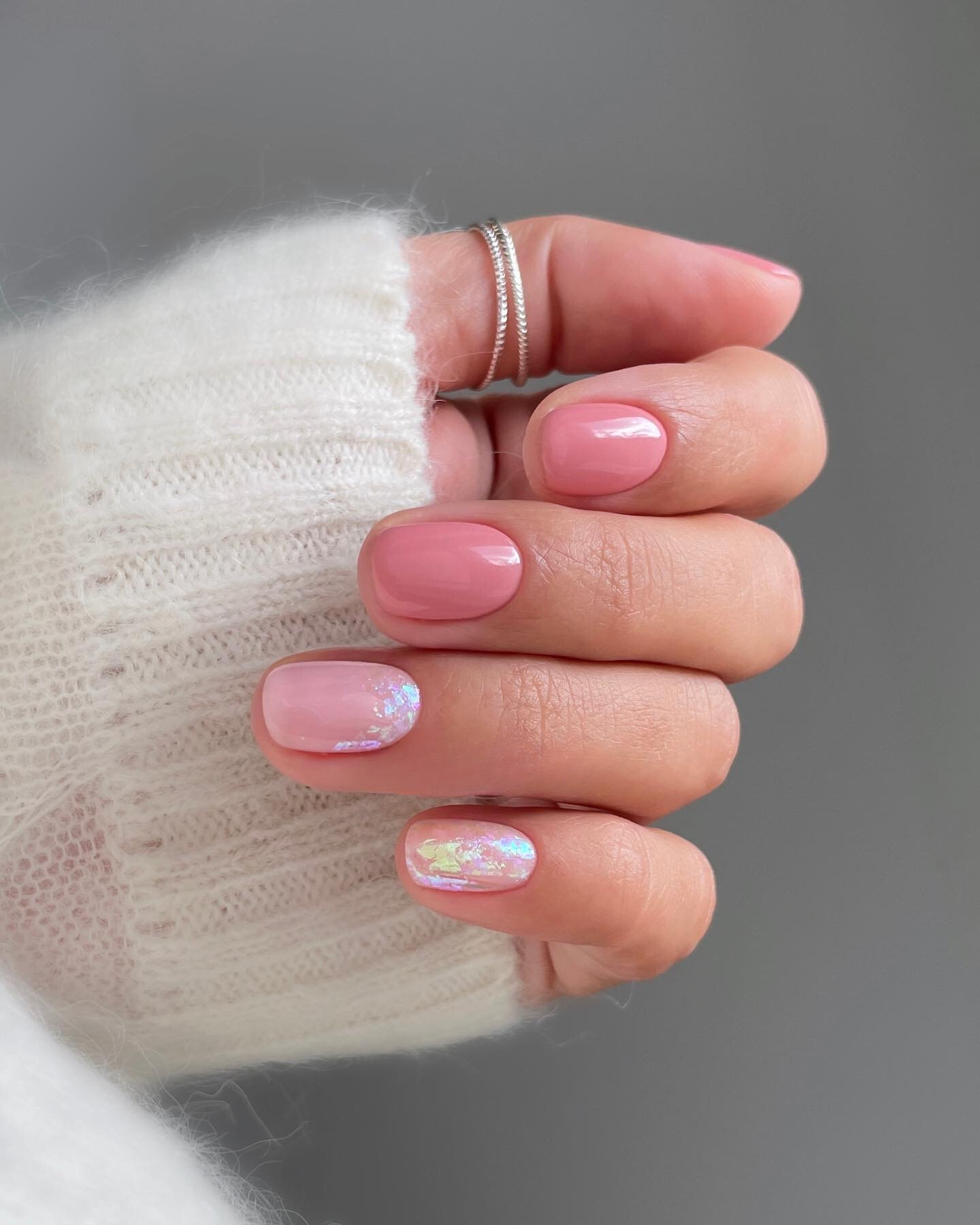 Spring Reimagined: Short Round Spring Nails 2024 – The Ultimate Guide ...