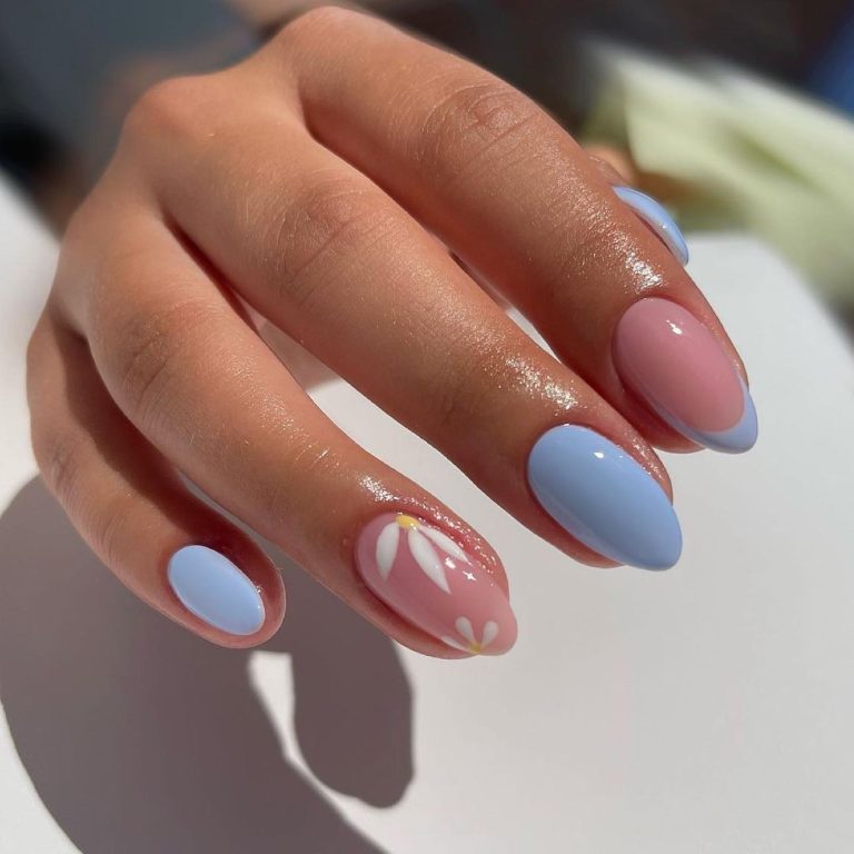 Embracing Elegance and Whimsy: Short Almond Nails Spring 2024 Trends ...