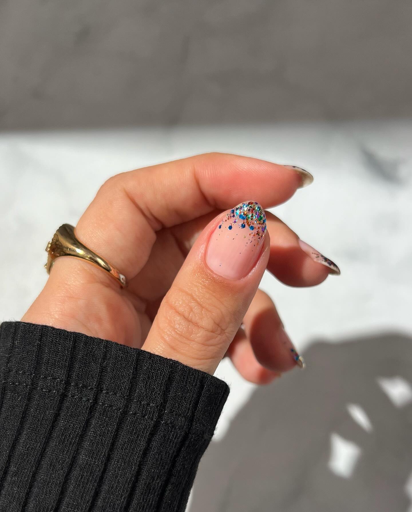 Embracing Elegance: The Chicest Mid-Length Nails - divagaze.com