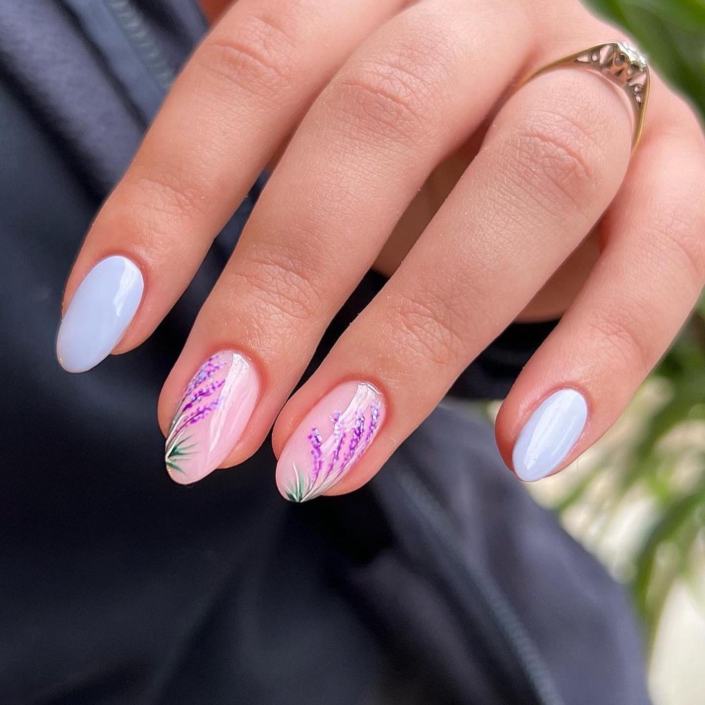 Embracing Elegance and Whimsy: Short Almond Nails Spring 2024 Trends ...