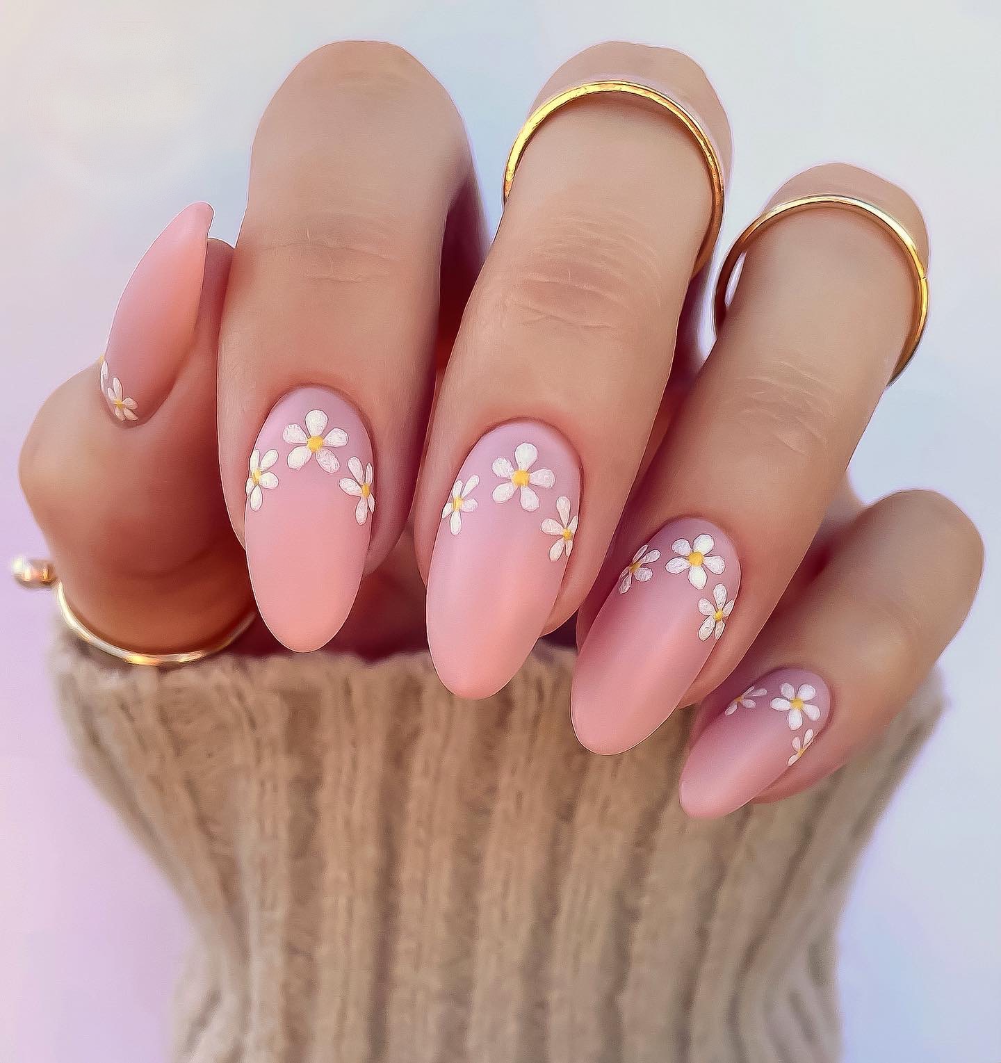 Spring Round Nails 2024: Embracing the Season's Charm with Trendsetting ...