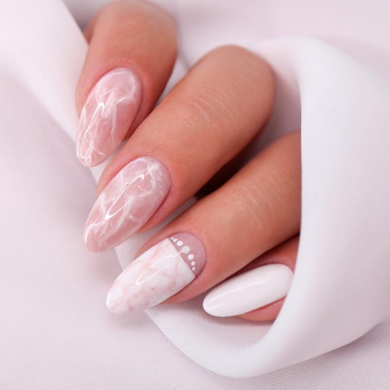 White Spring Nails: Embracing the Season's Purest Trend - divagaze.com