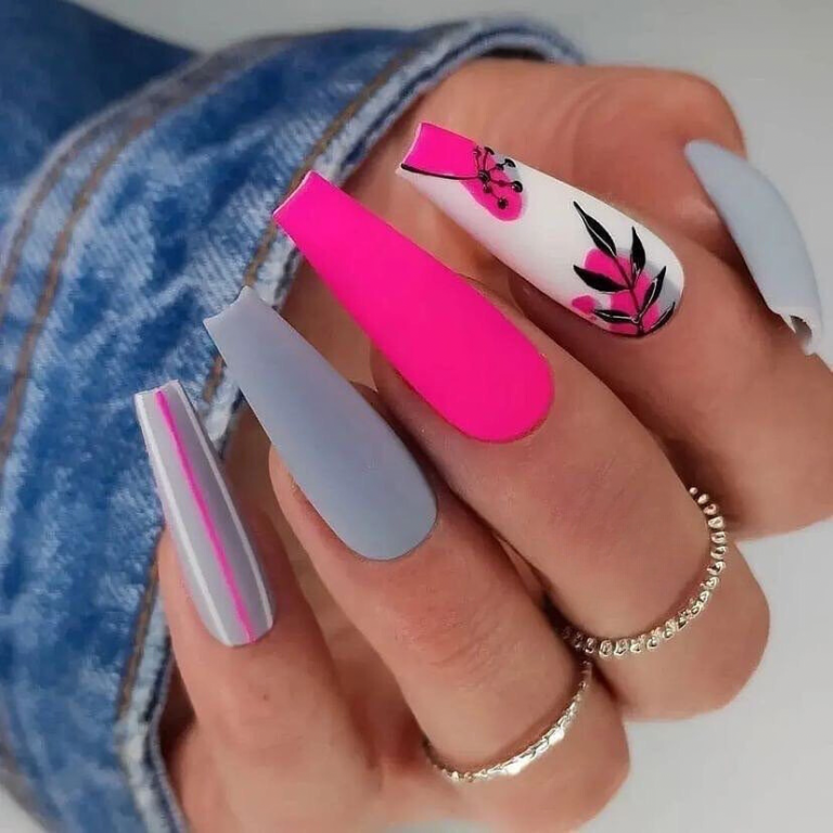 Top 28 Graduation Nails 2024: Celebrate with Trendy, Chic Designs ...