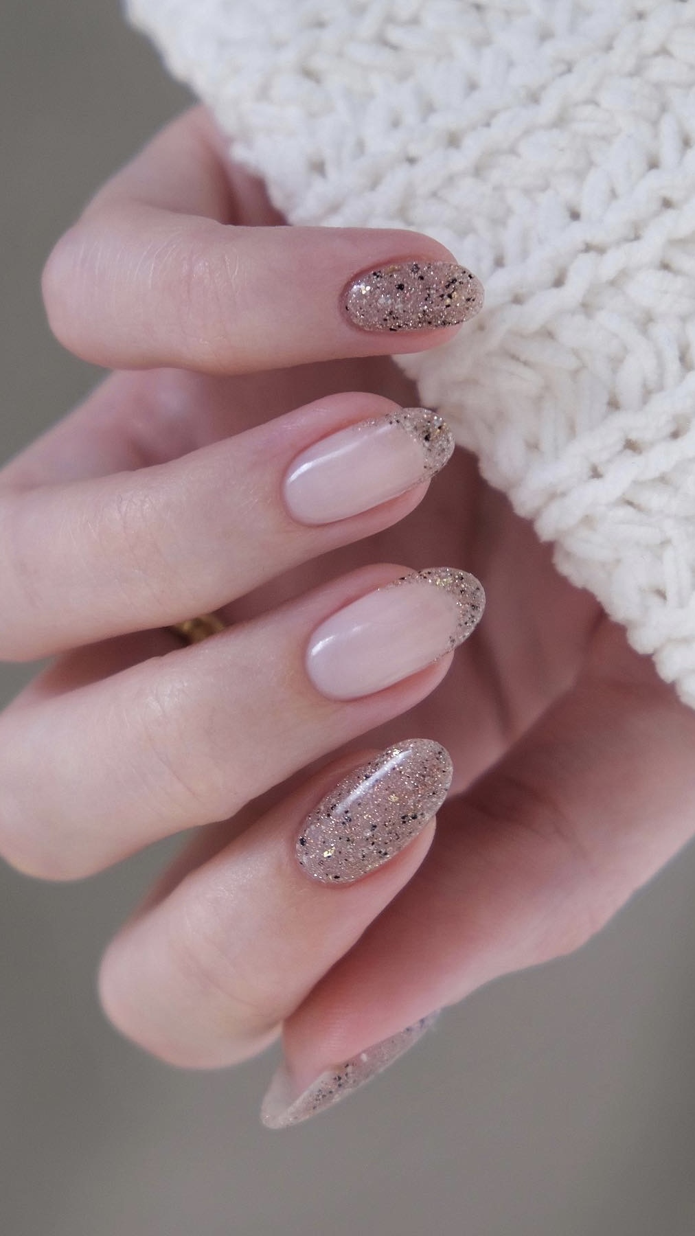 25 Dazzling Spring Sparkle Nail Trends to Elevate Your 2024 Style!