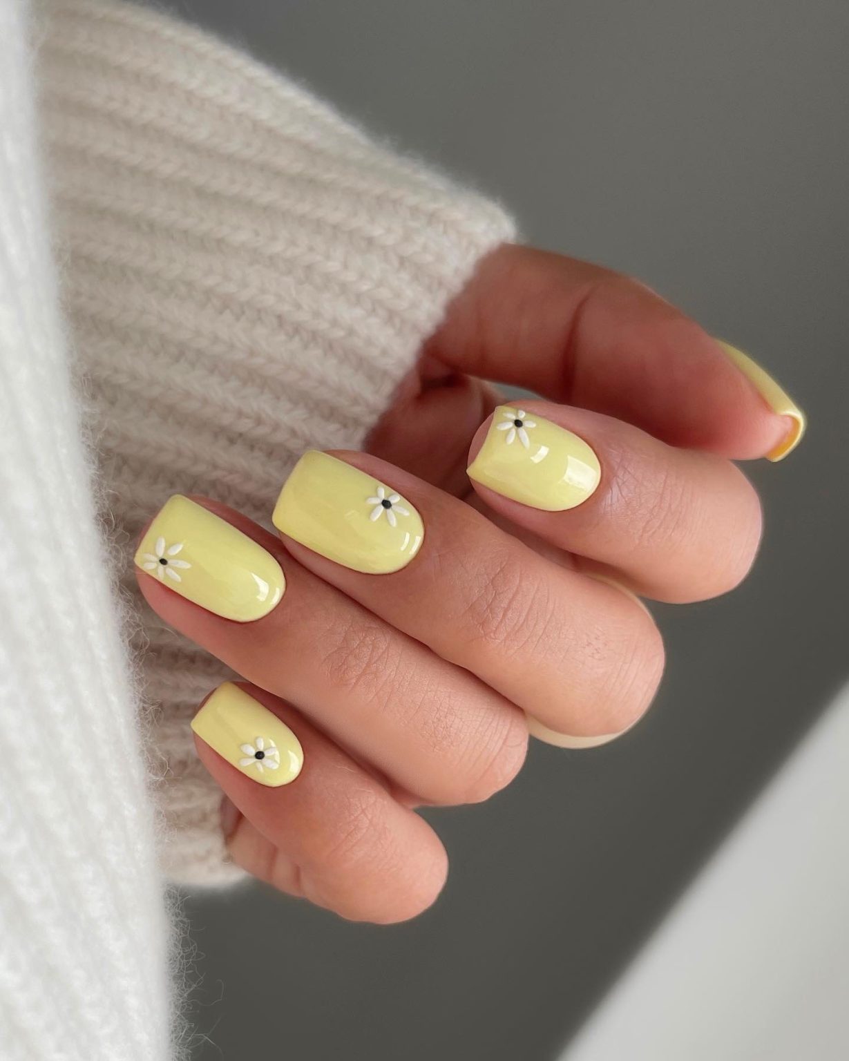 Top 26 Chic March Short Nail Ideas 2024 - Fresh Spring Styles!