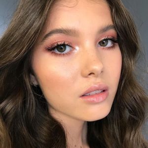 Top 36 Spring Makeup 2024 Trends – Revitalize Your Beauty Routine!