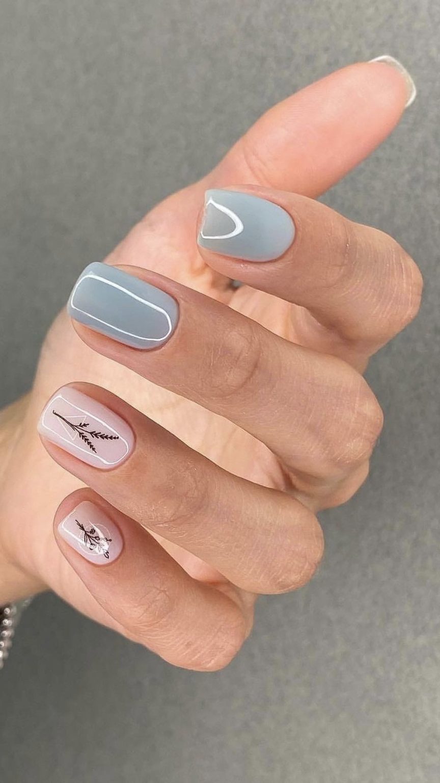 Top 31 April Short Nails 2024 - Chic Trends for Spring Manicures