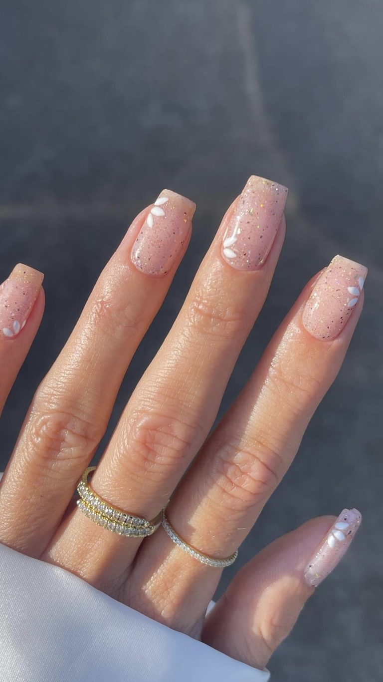 Top 28 Light Spring Nails 2024: Trendy Pastels & Elegant Designs!