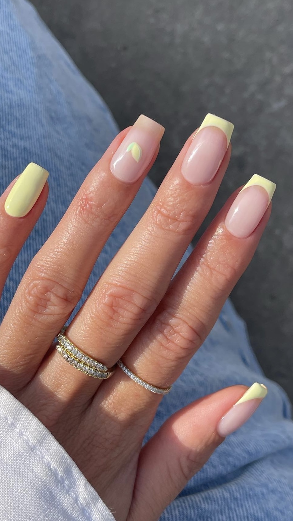 20 Spring French Nail Color Tips Ideas 2024: Unveil Trendsetting Manicures!