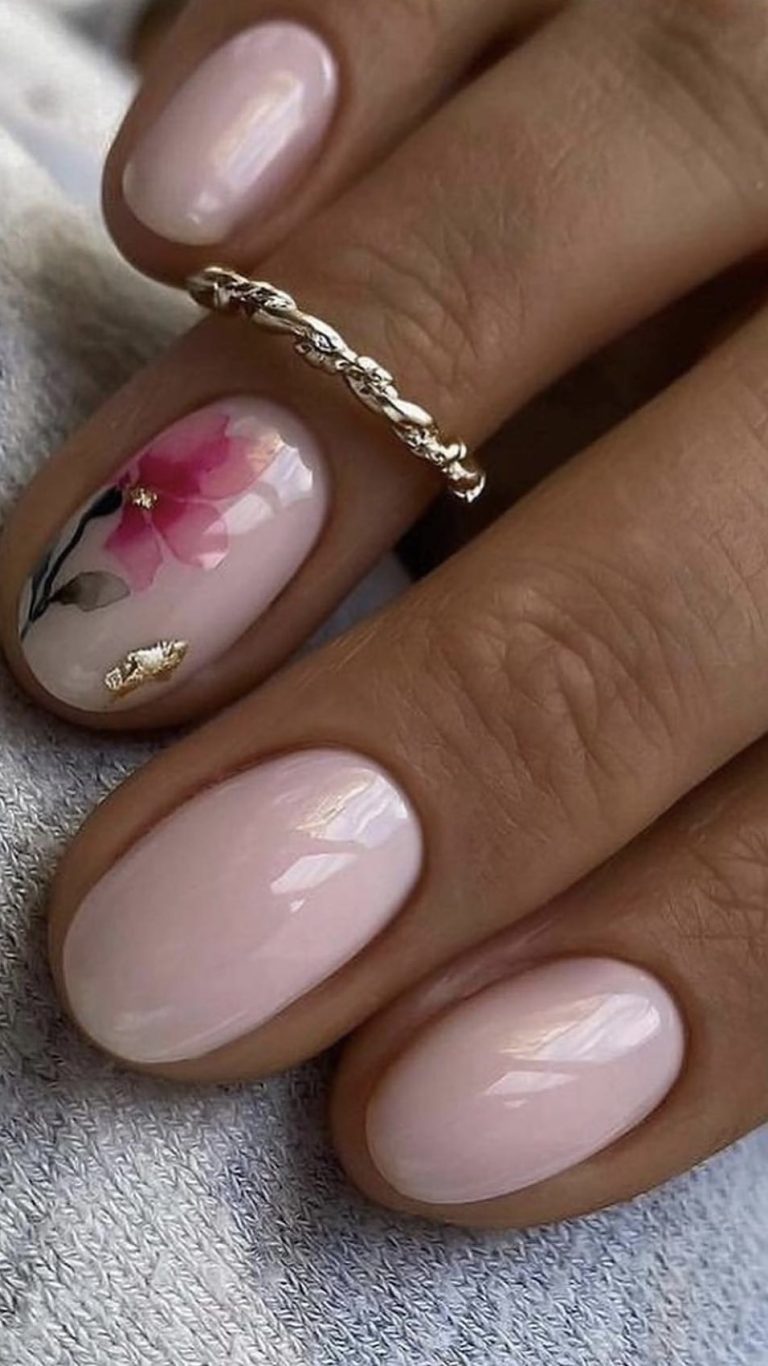Top 31 April Short Nails 2024 - Chic Trends for Spring Manicures