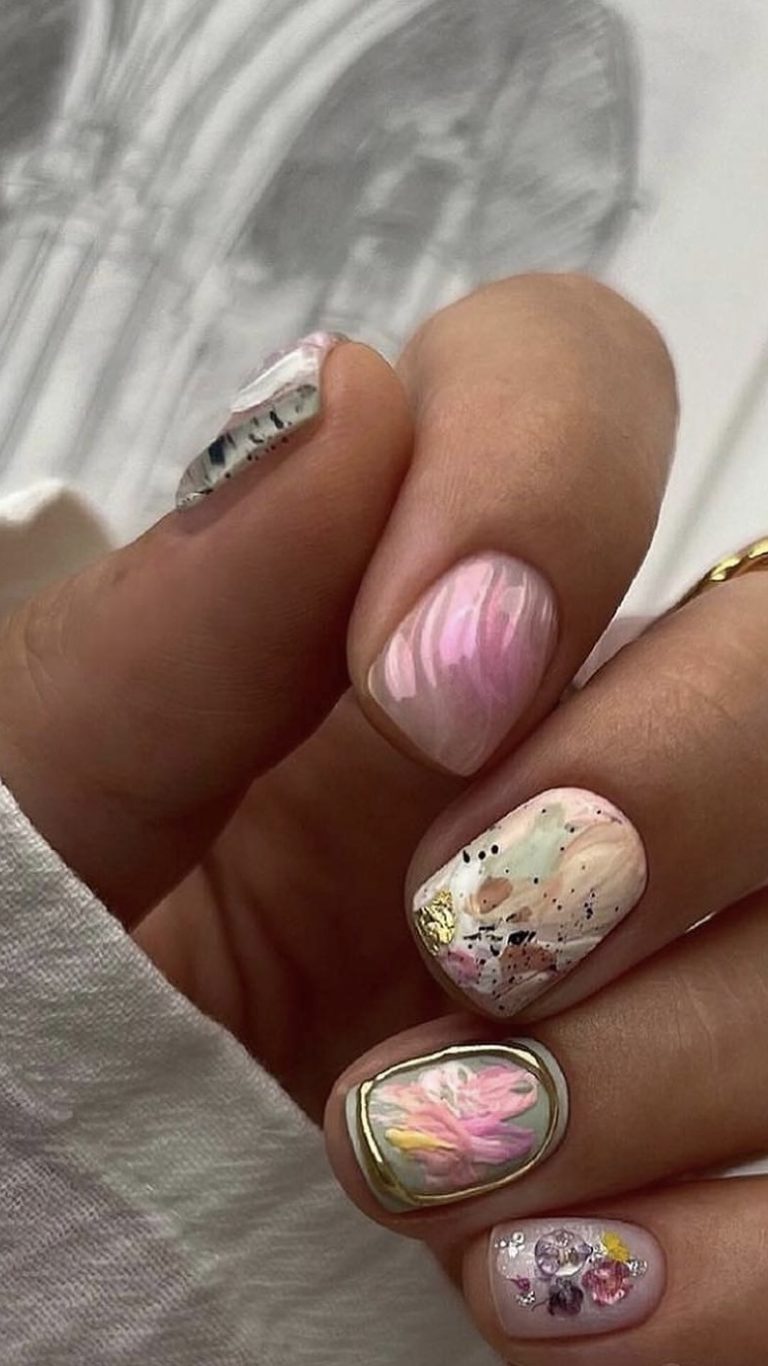 Top 31 April Short Nails 2024 - Chic Trends for Spring Manicures