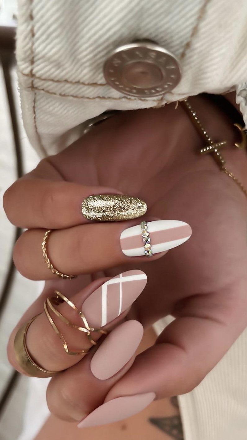 Top 26 Spring Oval Nail Trends 2024: Fresh, Chic & Inspiring Ideas!