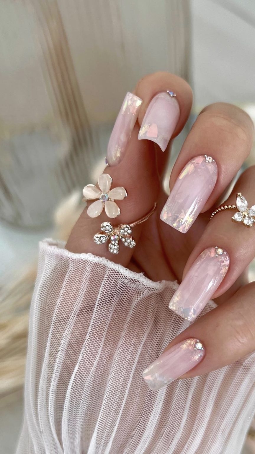25 Dazzling Spring Sparkle Nail Trends to Elevate Your 2024 Style!