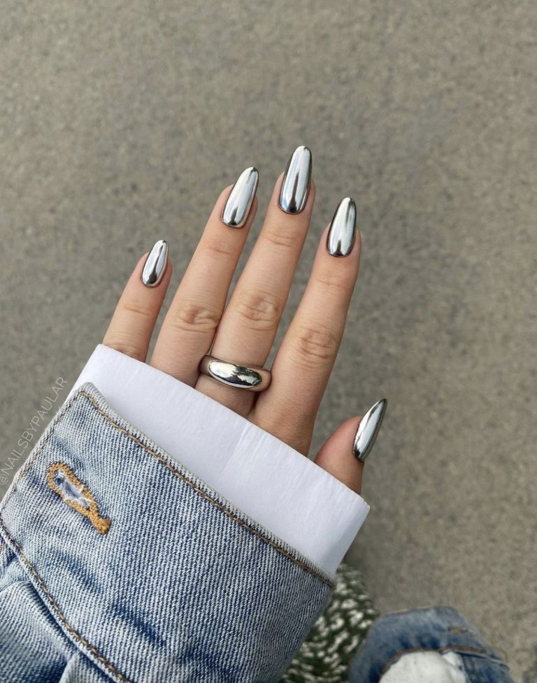 Top 30 Silver Chrome Nails: Dazzling Trends & Styles - divagaze.com