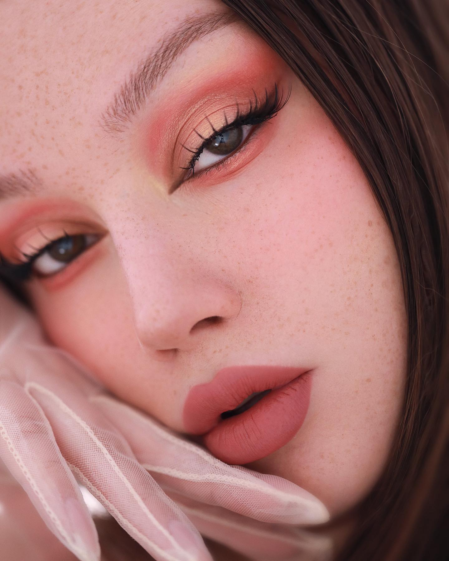 27 Summer Makeup 2024 Trends: Natural Glow to Neon Pop - Get Inspired ...