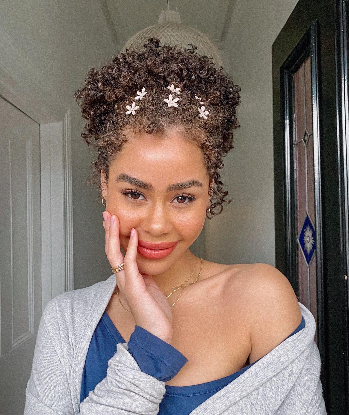 Top 28 Medium Curly Hairstyles For Women 2024 Embrace Your Curls