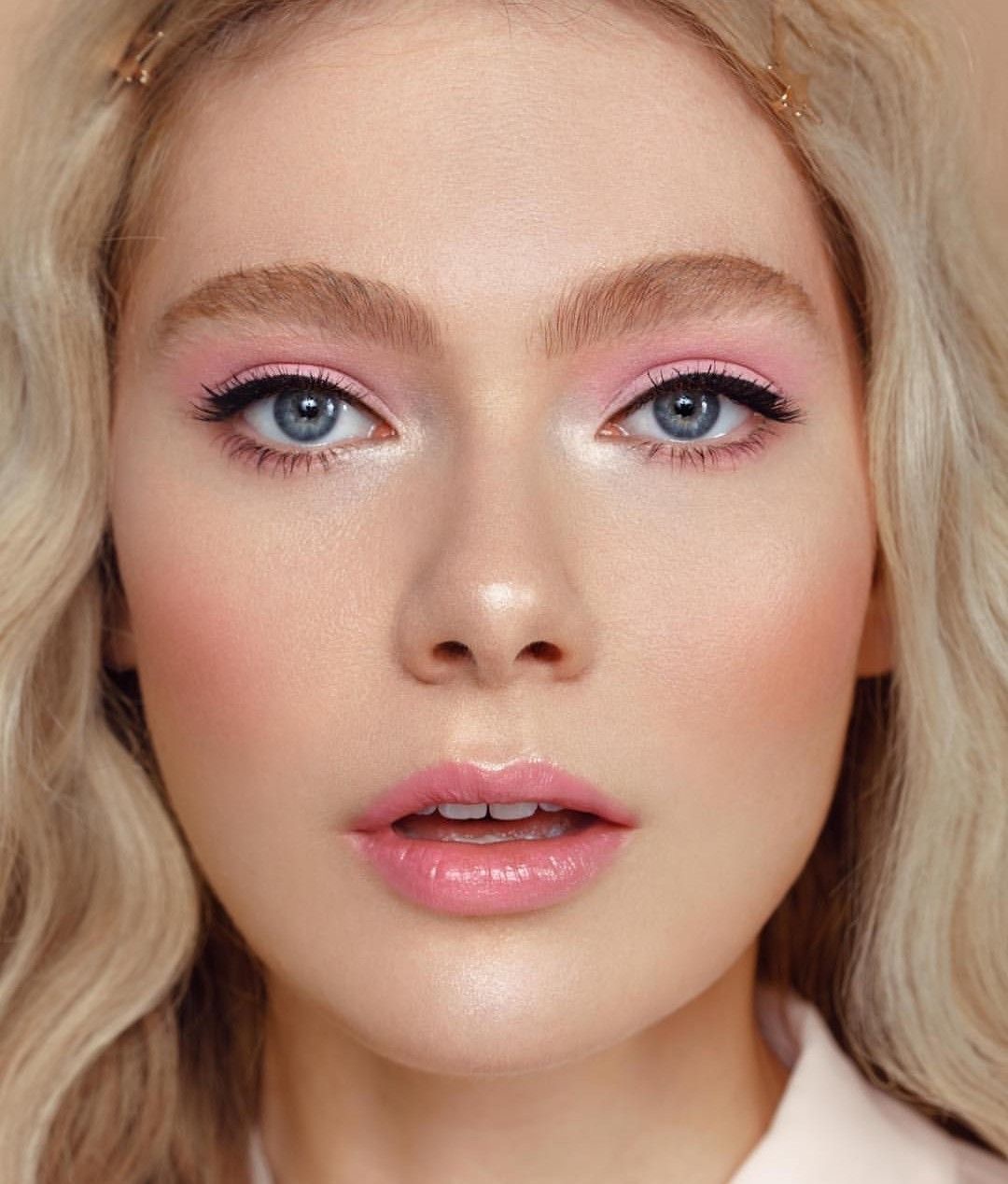 Embrace Natural Beauty: 24 Light Makeup Looks for Summer 2024 ...