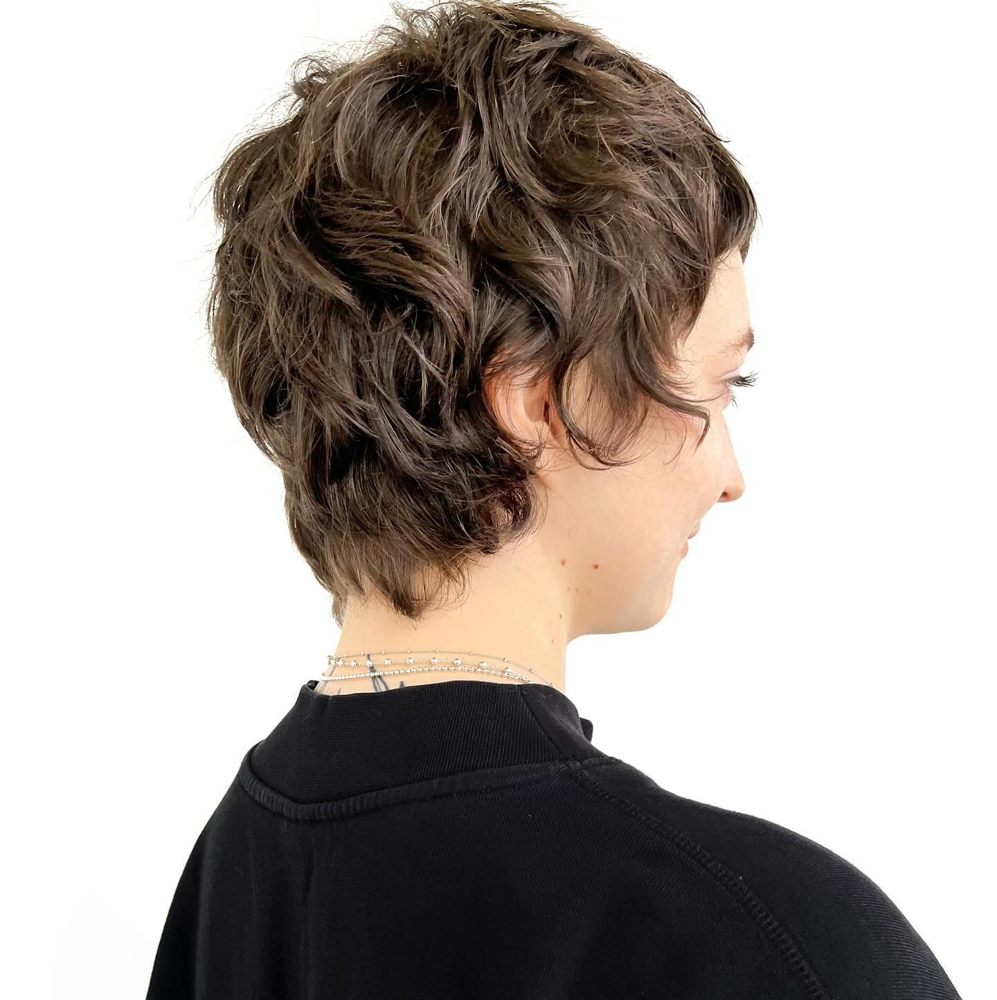 Discover 33 Trendy Short Curly Haircuts for Women in 2024 | Chic Styles ...