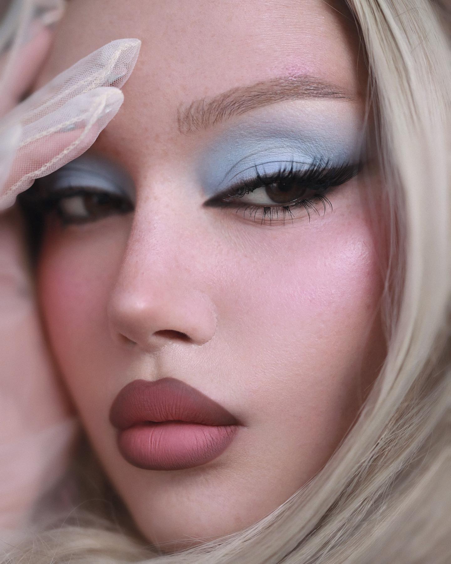 26 Eye Makeup Trends for Summer 2024: Bright, Bridal & Beach Looks ...