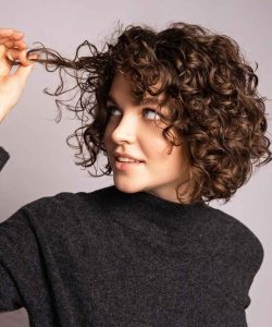 Discover 33 Trendy Short Curly Haircuts for Women in 2024 | Chic Styles ...