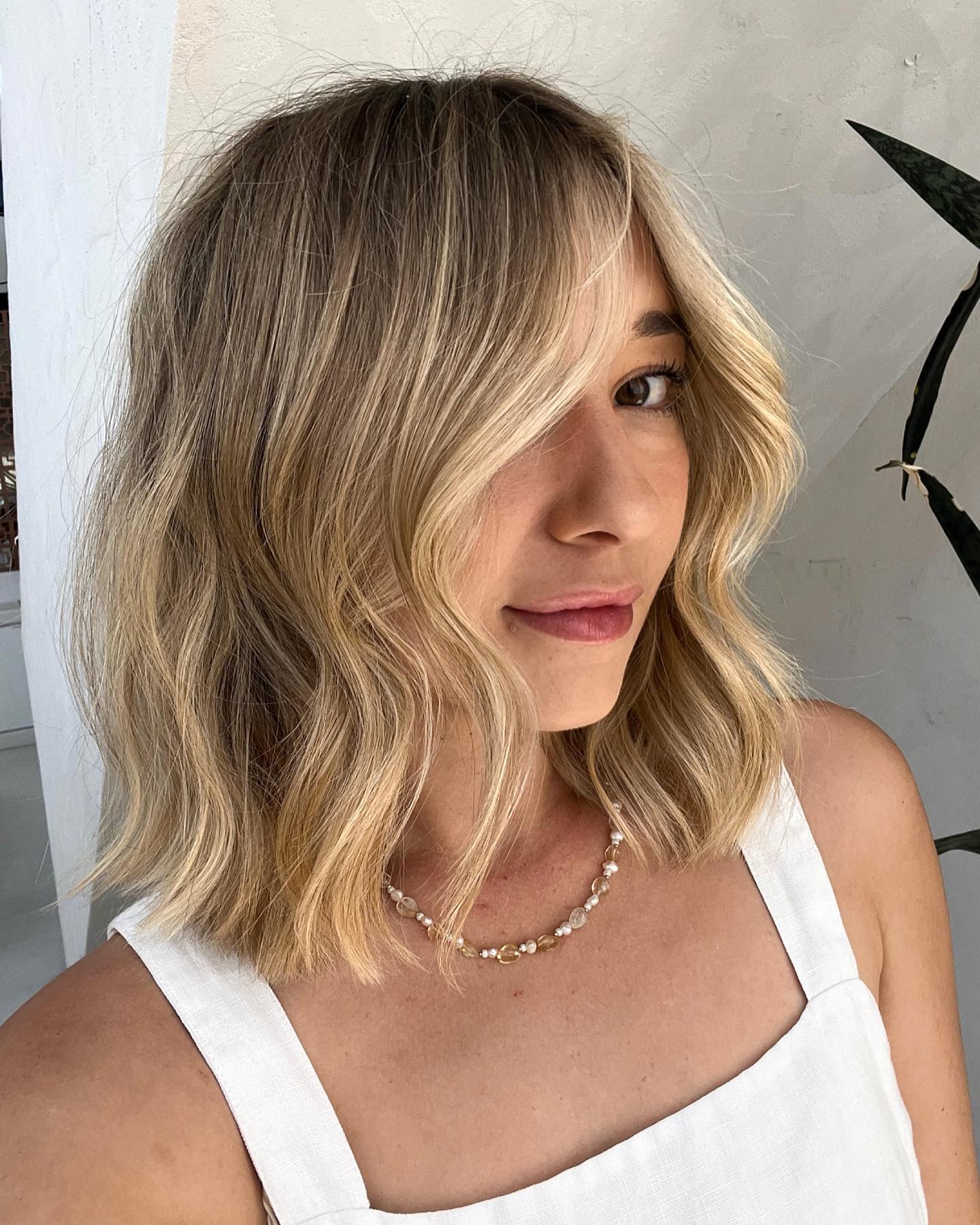 Top 30 Shoulder Length Hairstyles for Women in 2024 - Trendy Cuts ...