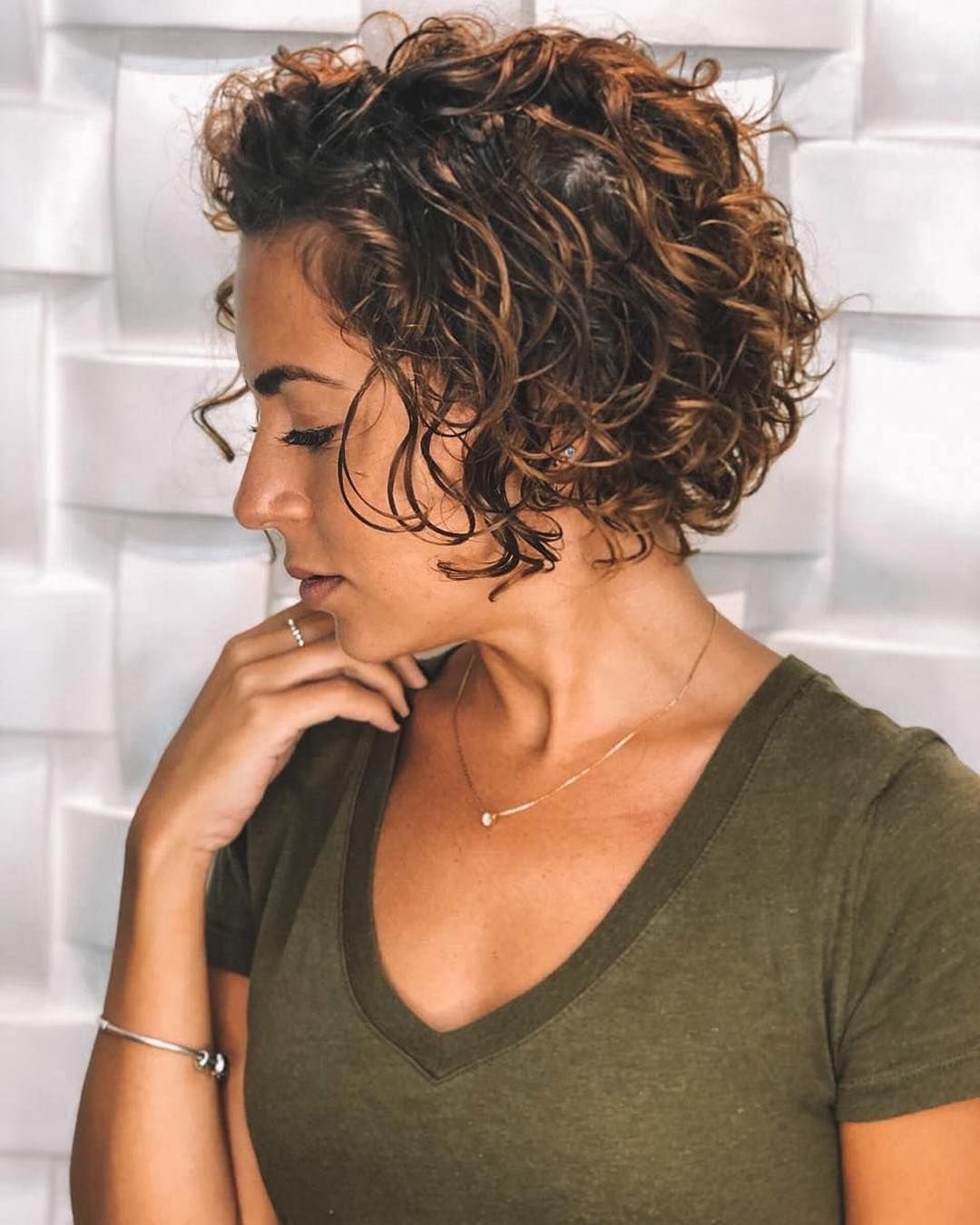 Discover 33 Trendy Short Curly Haircuts for Women in 2024 | Chic Styles ...