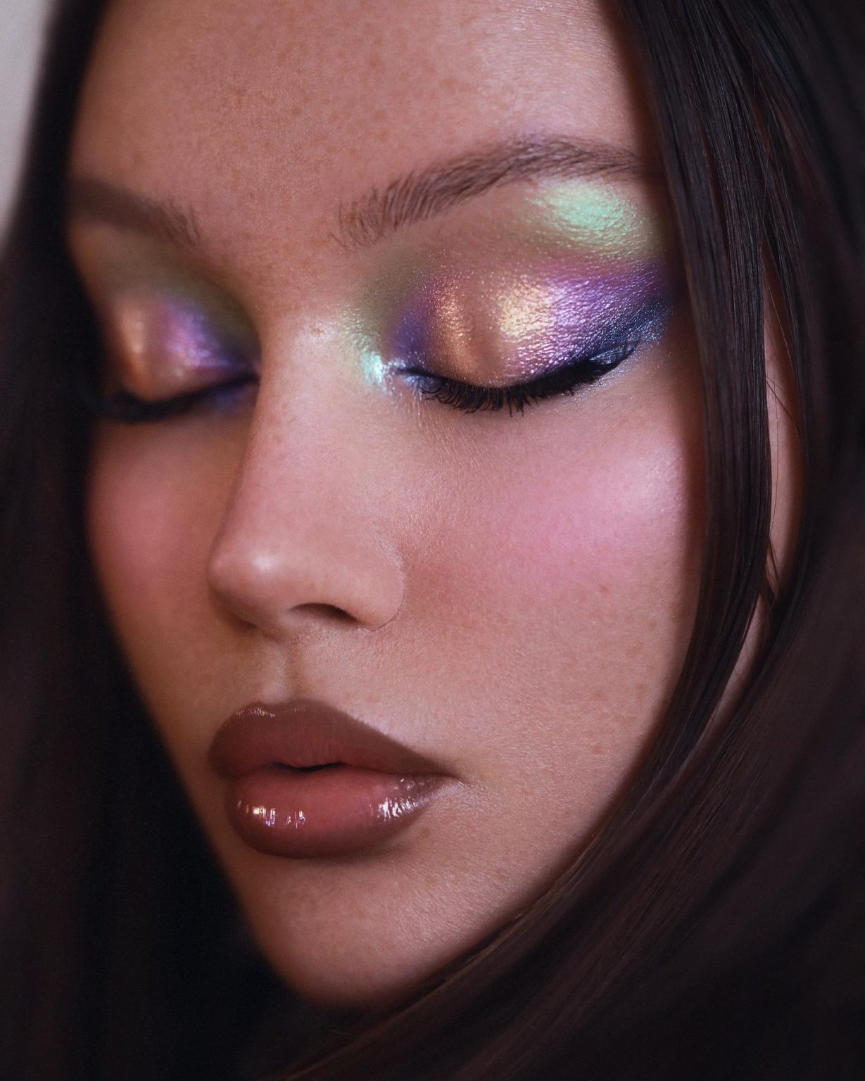 26 Eye Makeup Trends for Summer 2024: Bright, Bridal & Beach Looks ...