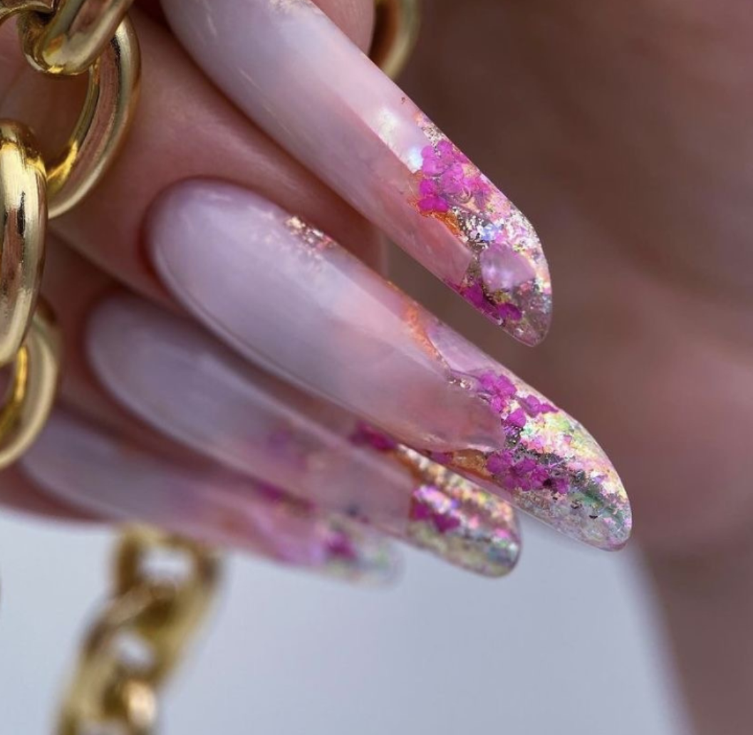 28 Dazzling Acrylic Glitter Nails to Shine in 2024 | Trendy Manicure ...